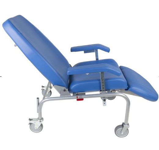 Sillón con Ruedas de Descanso Oriental — Ortopedia y Rehabilitación